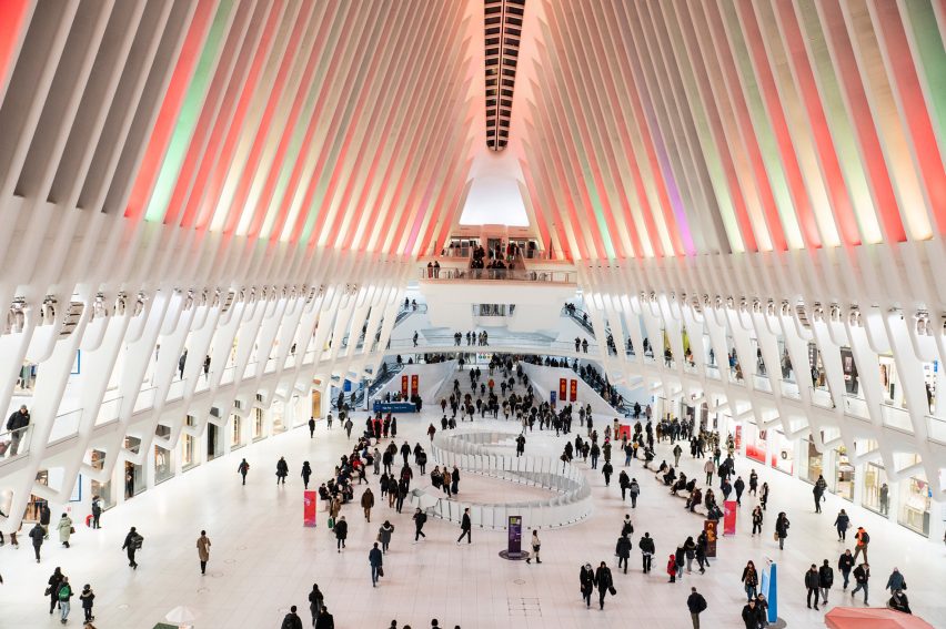 Oculusのアルミニウム彫刻は、ヘビの年を祝います - 建築デザイン装飾